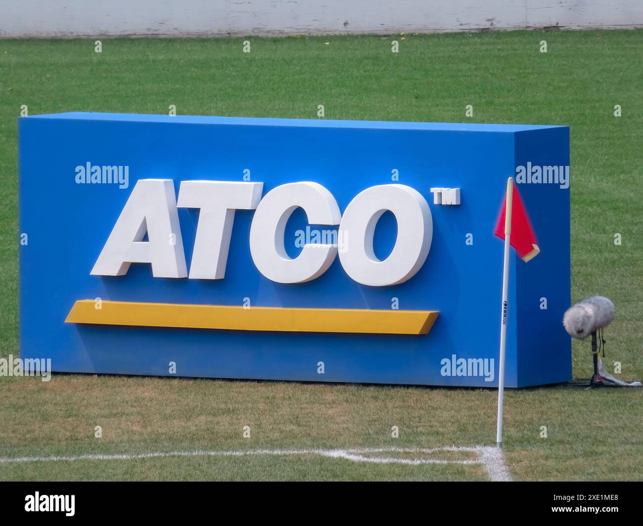 Sign outside headquarters campus hi-res stock photography and images ...