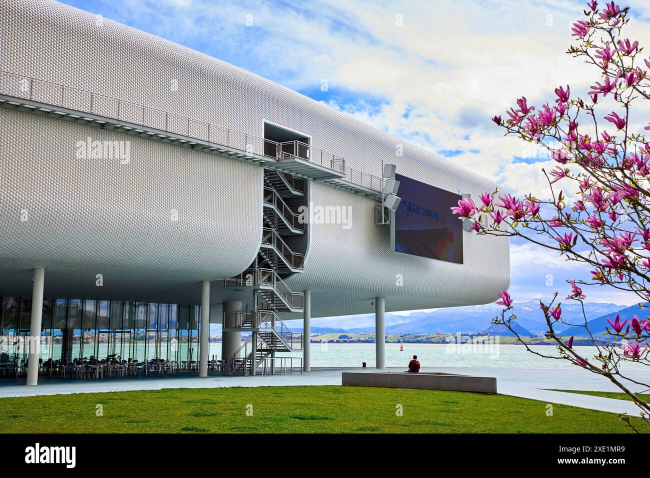 Botin Center Museum Art and Culture, Architect Renzo Piano, Jardines de ...