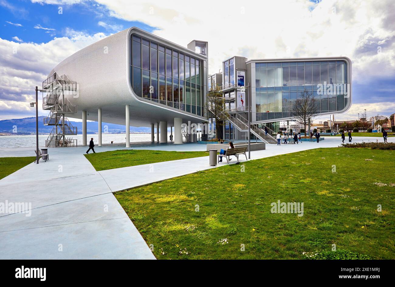 Botin Center Museum Art and Culture, Architect Renzo Piano, Jardines de ...