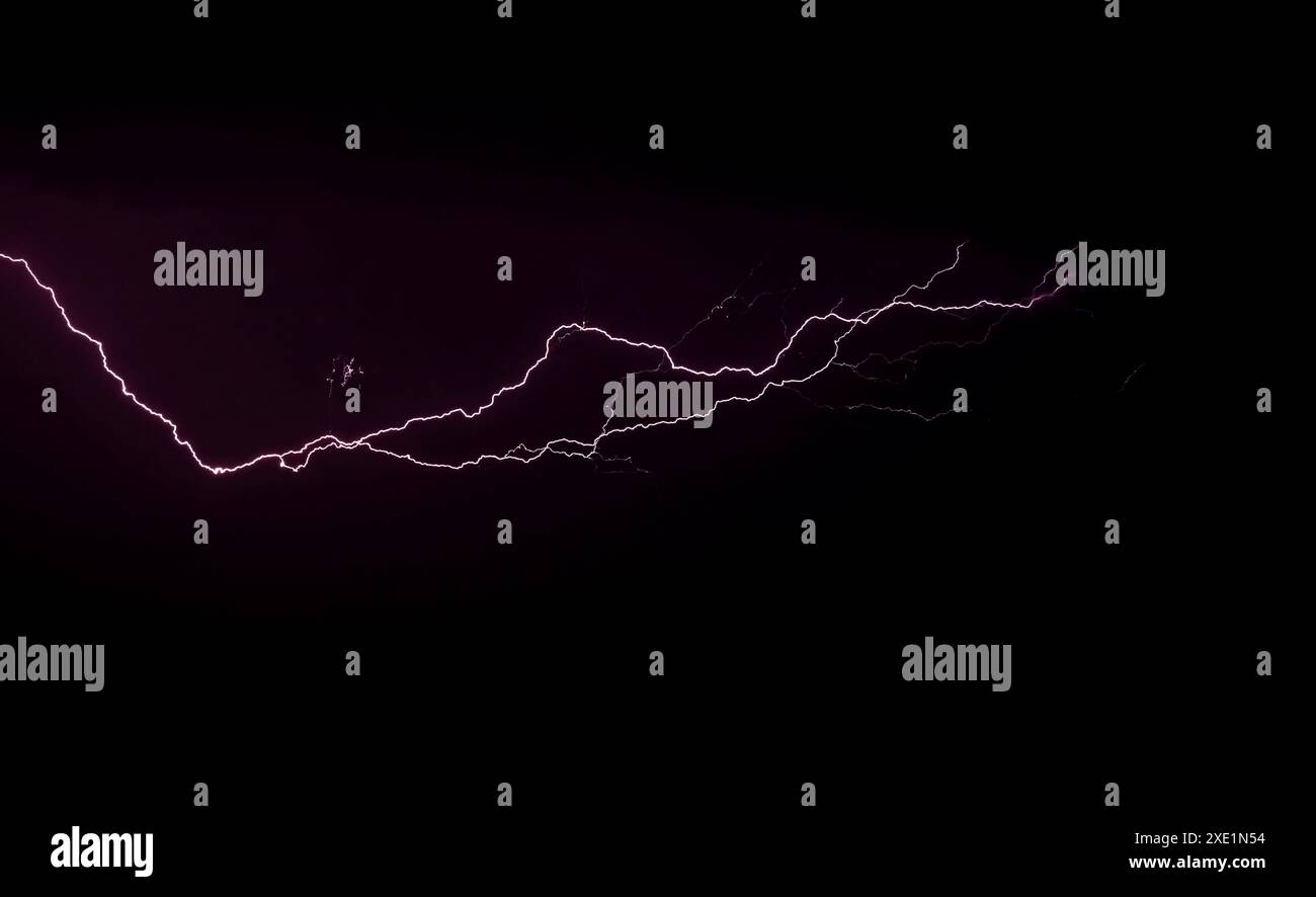 Lightning bolt flash in dark hi-res stock photography and images - Alamy