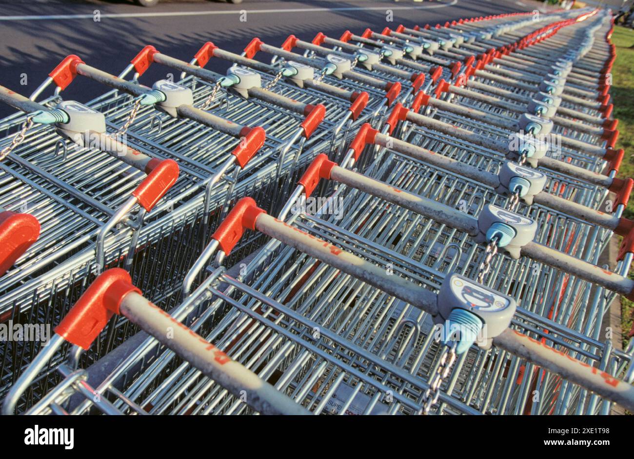 Rows shopping carts outside hi-res stock photography and images - Alamy