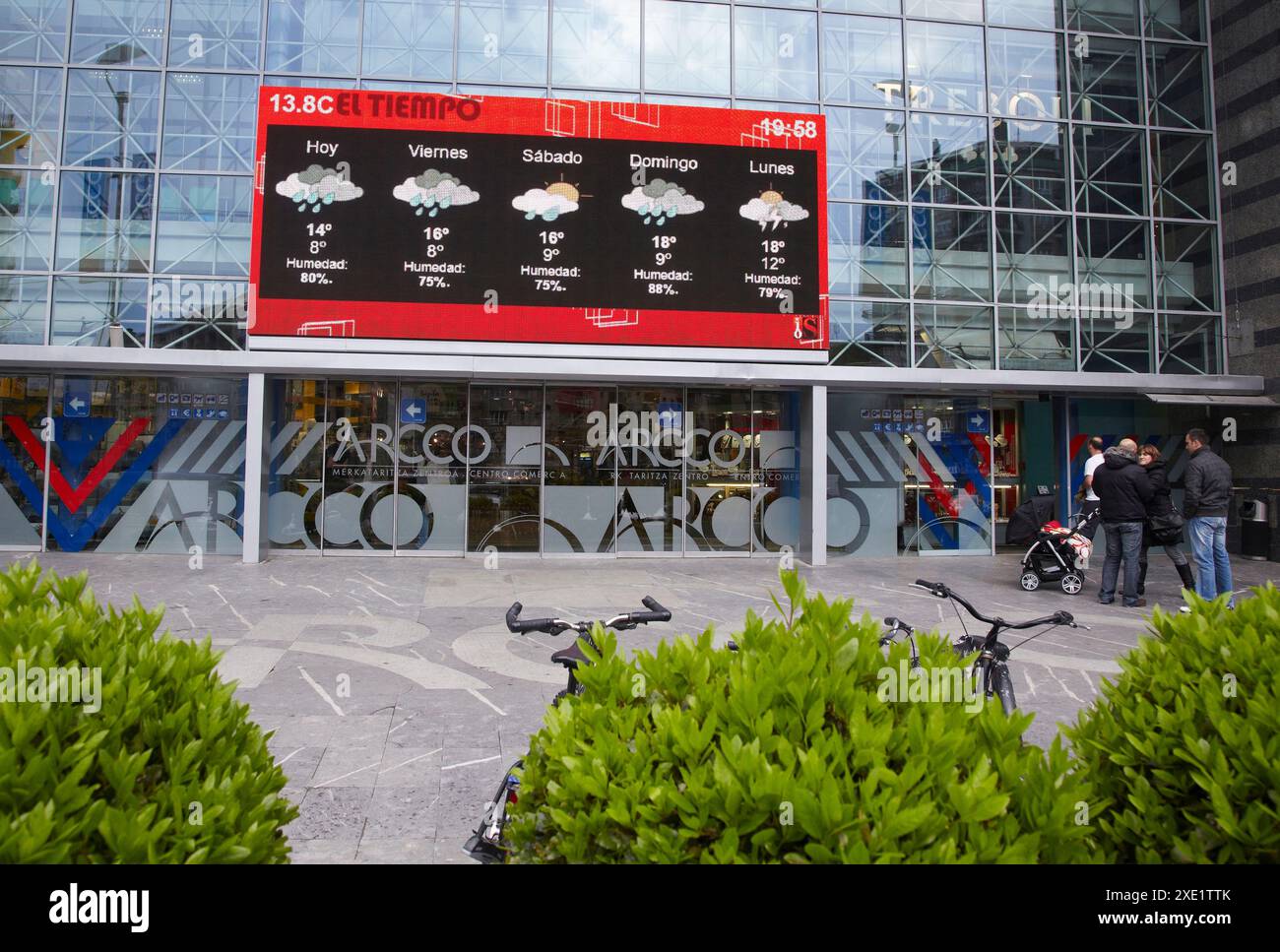 Giant LED TV screen, IPTV (Internet Protocol Television), shopping mall ...