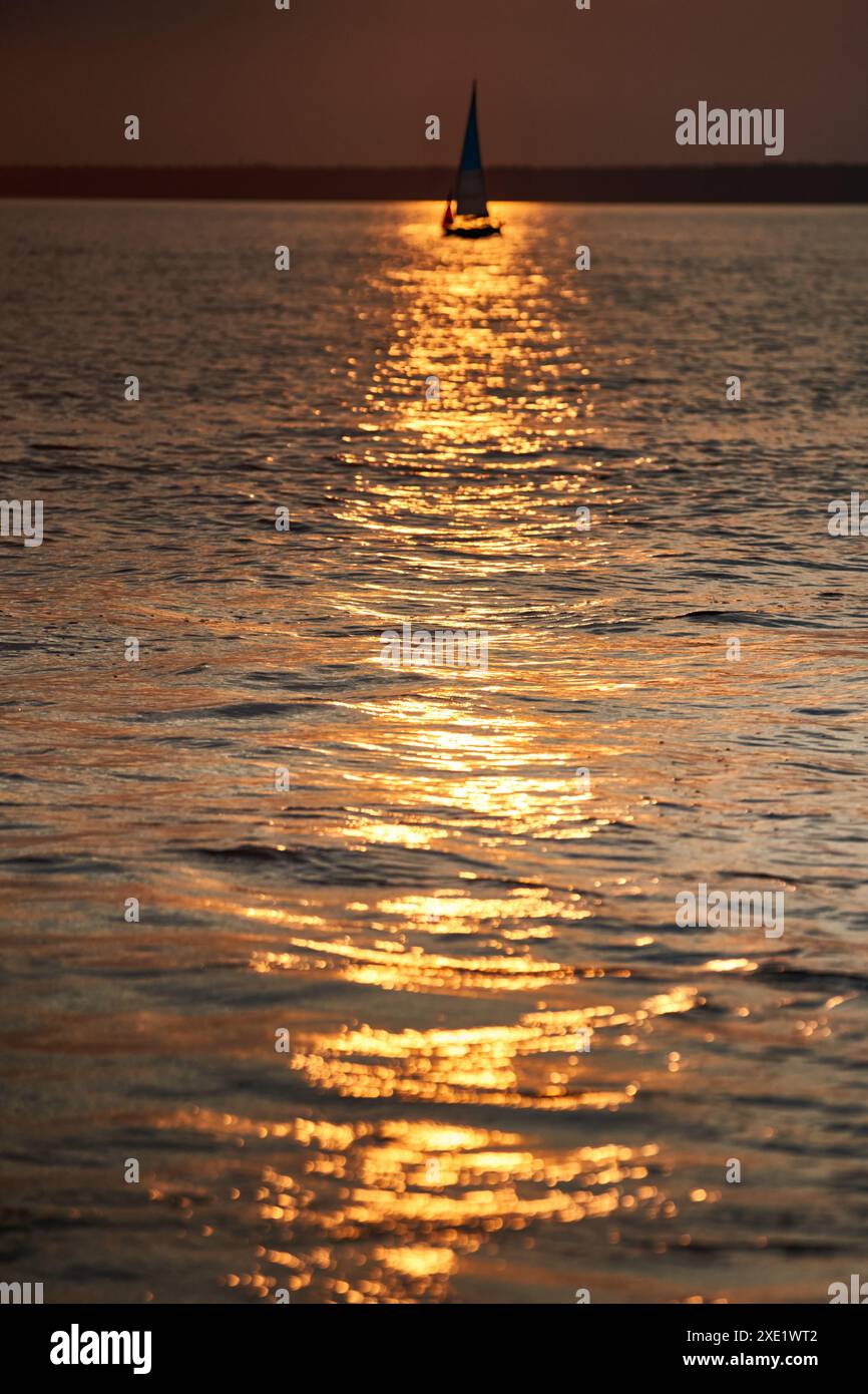 Sailboat reflection on water sailing hi-res stock photography and ...