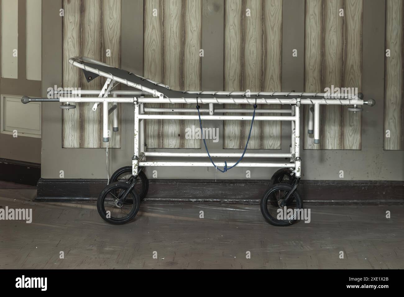 Old hospital bed hi-res stock photography and images - Alamy