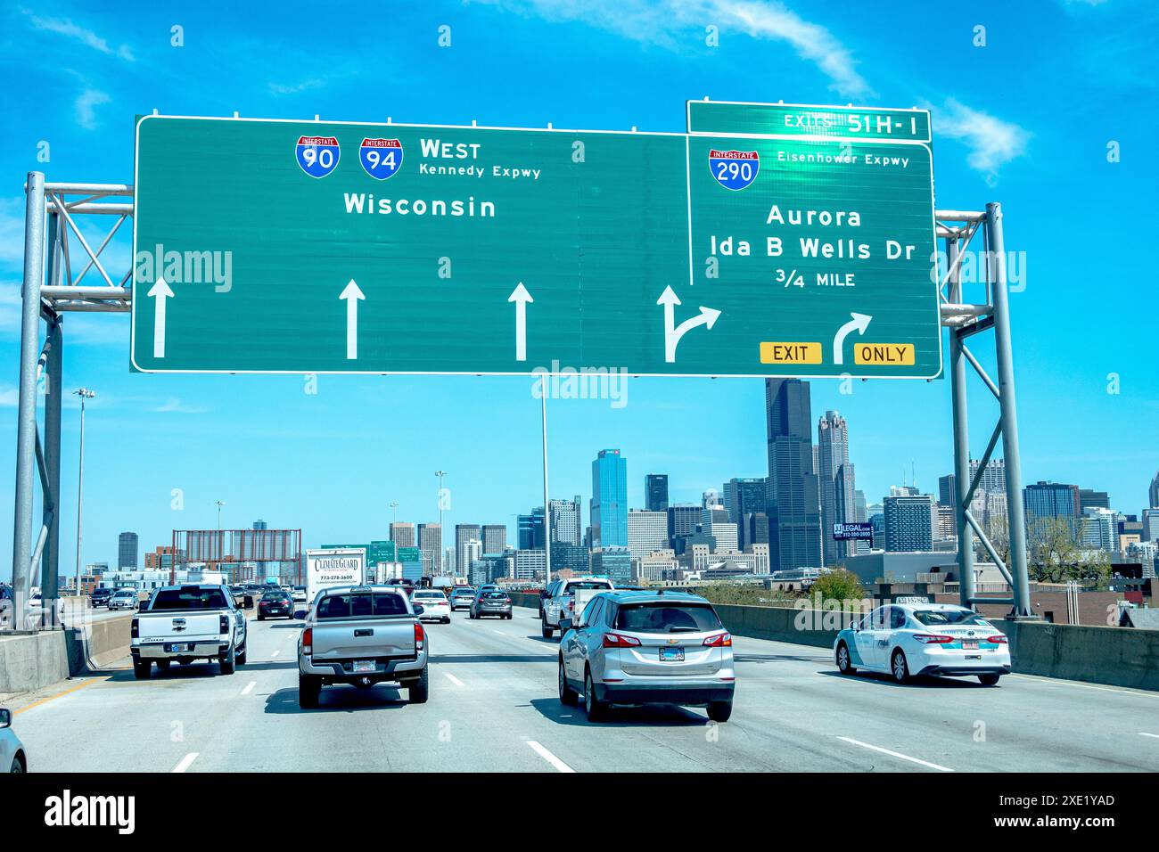 Driving through city of chicago illinois on highway Stock Photo - Alamy