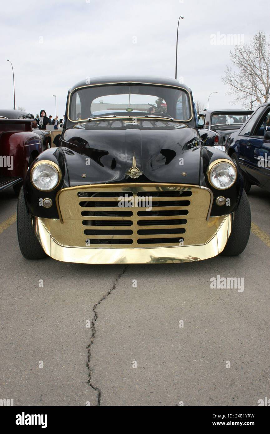 Gold hot rod car hi-res stock photography and images - Alamy