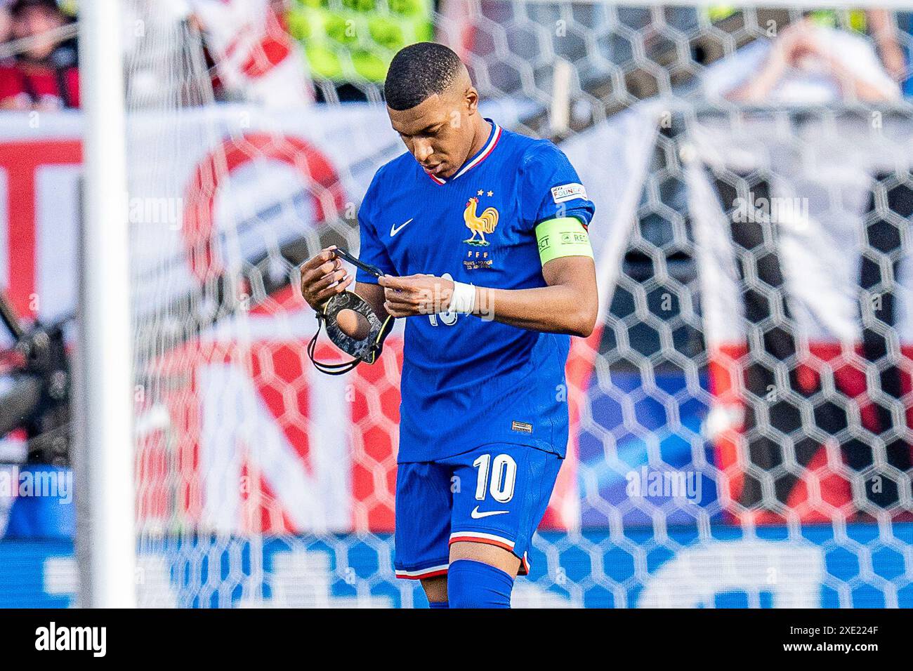 Tor und Jubel nach Elfmeter zum 1:0 durch Kylian Mbappe (Frankreich ...