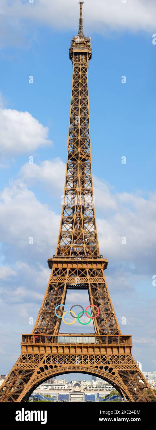 The panoramic view of Eiffel tower with Olympic rings of the Paris 2024 ...