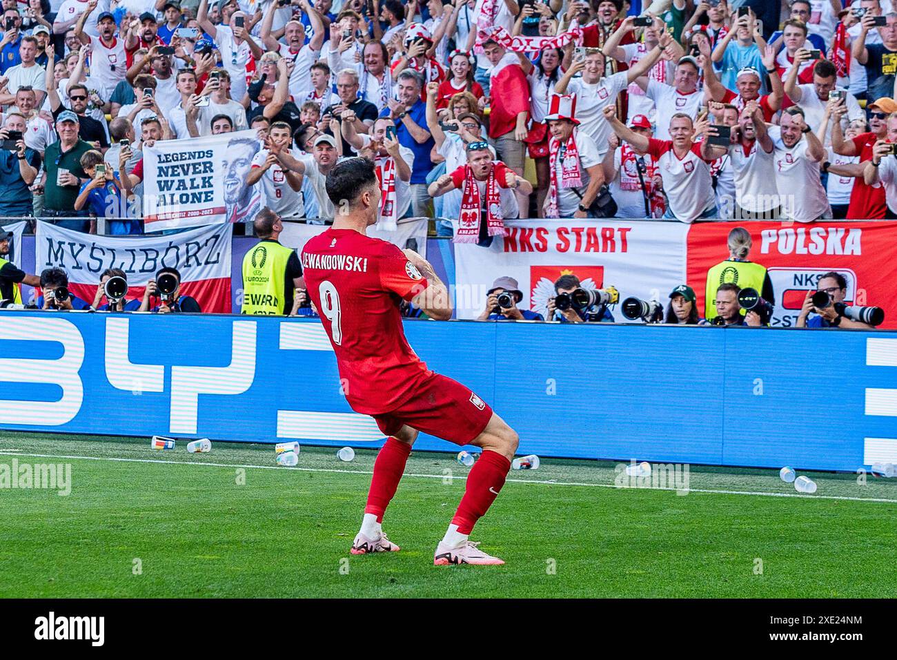 Tor zum 1:1 durch Elfmeter von Robert Lewandowski (Polen, #09 ...