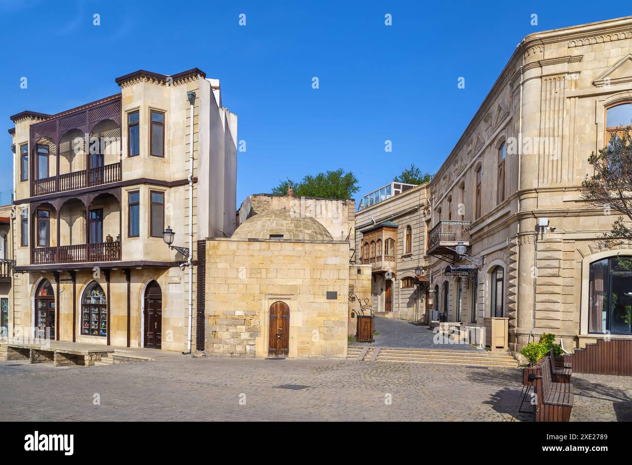 Baku street view hi-res stock photography and images - Alamy