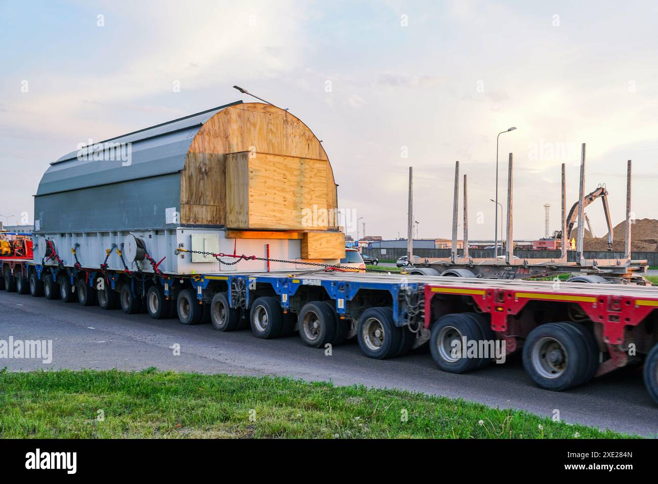 Truck trailer wheels axle hi-res stock photography and images - Alamy