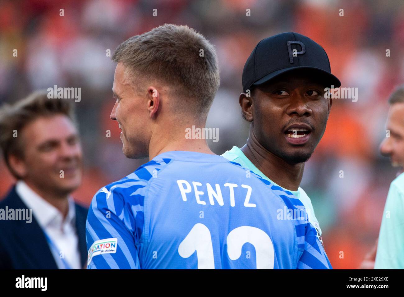 David Alaba (Oesterreich, Betreuer), Patrick Pentz (Oesterreich, #13 ...