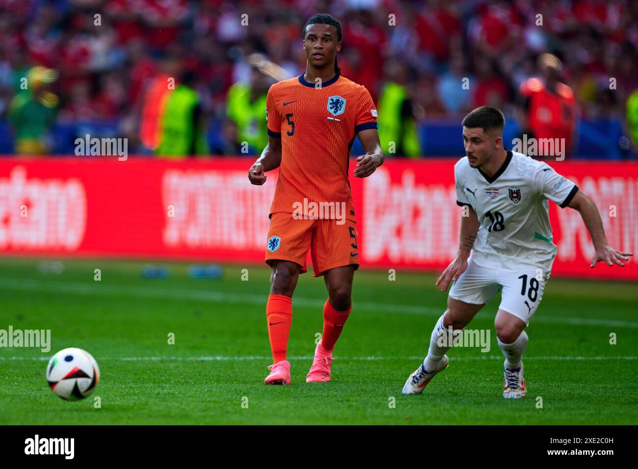Nathan Ake (Niederlande, #05), Romano Schmid (Oesterreich, #18), GER, UEFA Euro 2024, Fussball ...