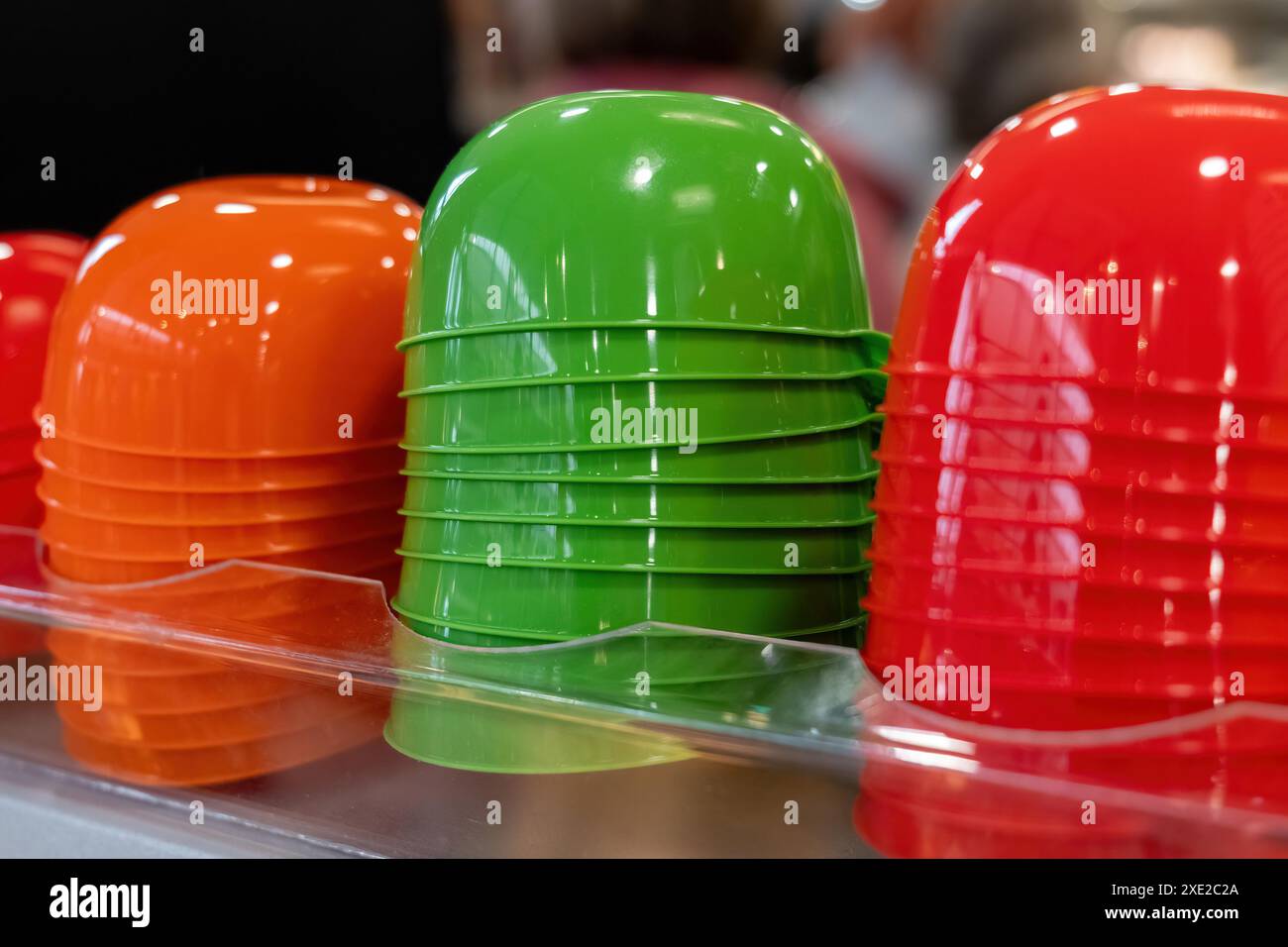 Stack of plastic bowls hi-res stock photography and images - Alamy