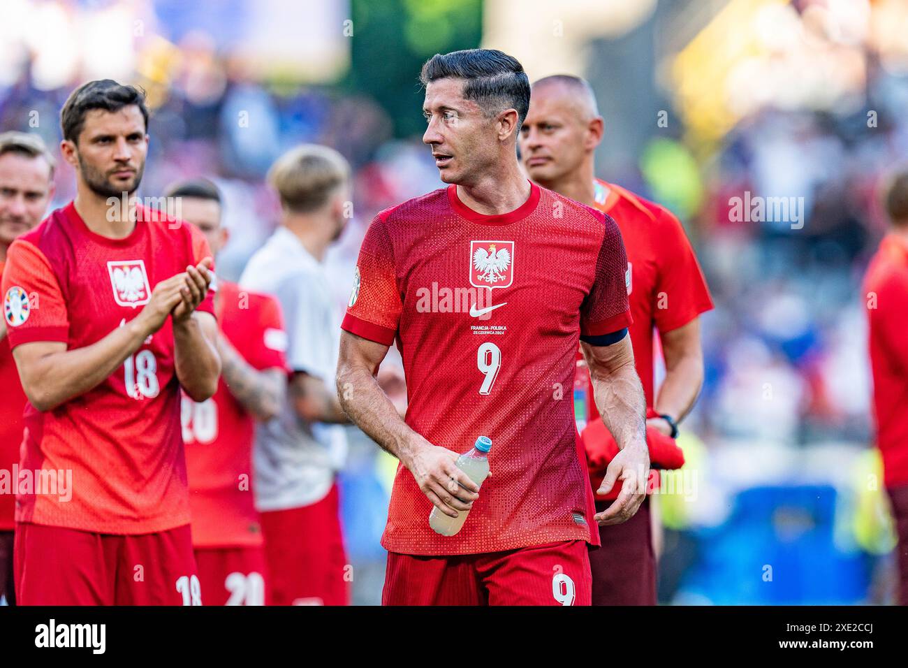 Freude bei Robert Lewandowski (Polen, #09) nach dem Sieg Frankreich vs ...