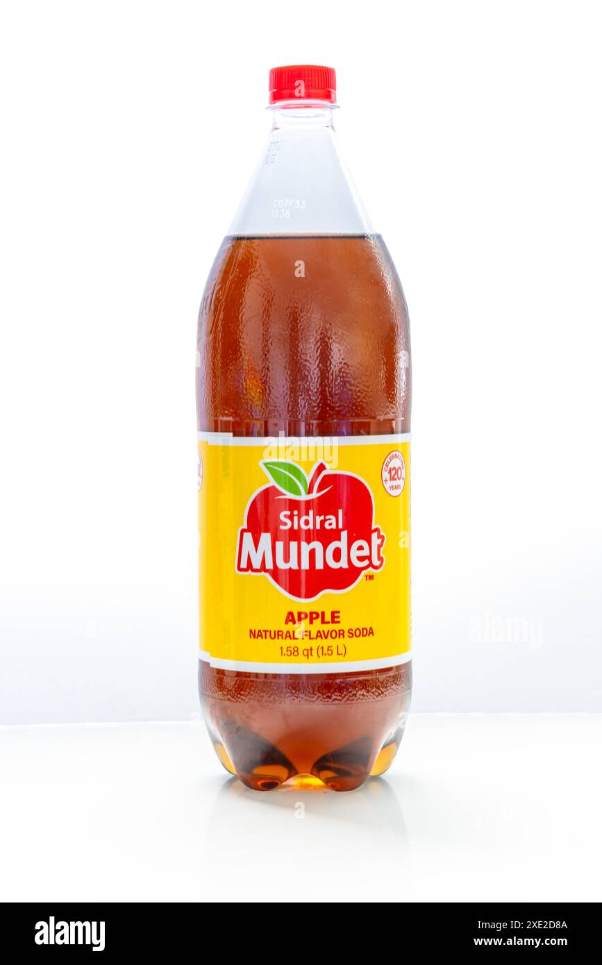 Calgary, Alberta, Canada. Sep `15, 2023. A Sidral Mundet APPLE NATURAL ...