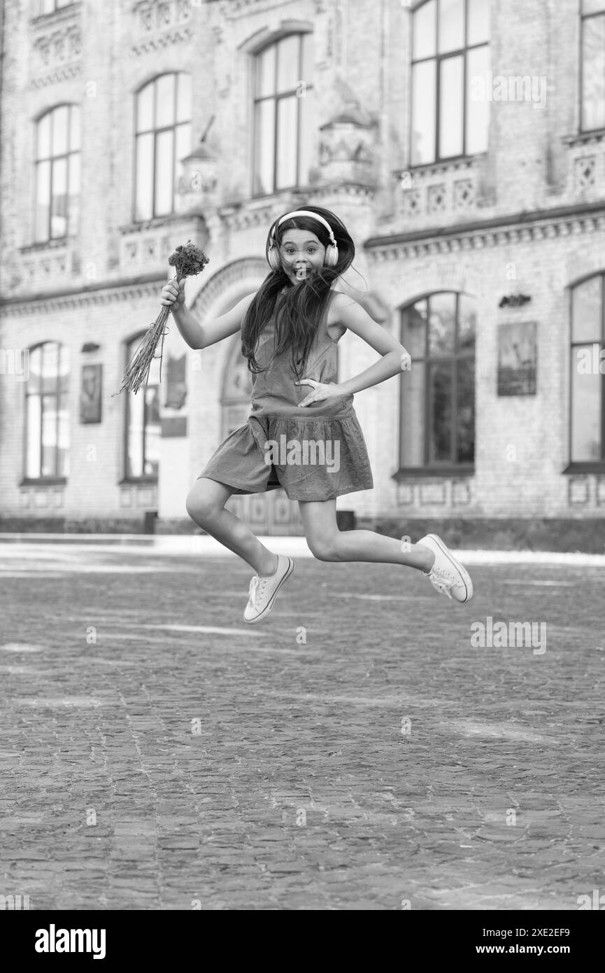 Surprised teen girl listening Black and White Stock Photos & Images - Alamy