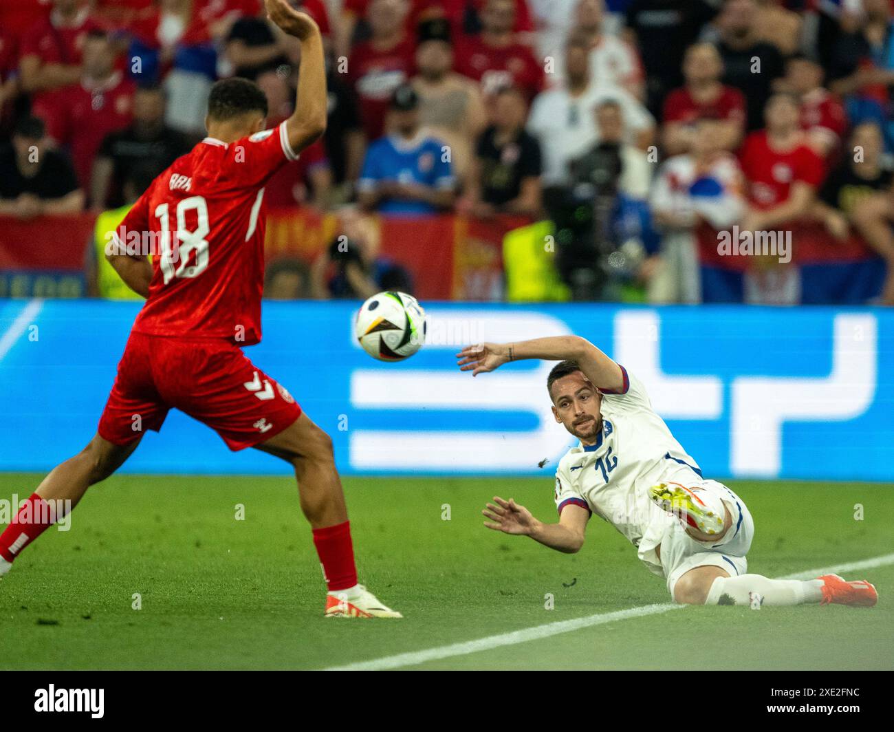 Alexander Hartmann Bah (Daenemark #18), Andrija Zivkovic (Serbien, #14 ...