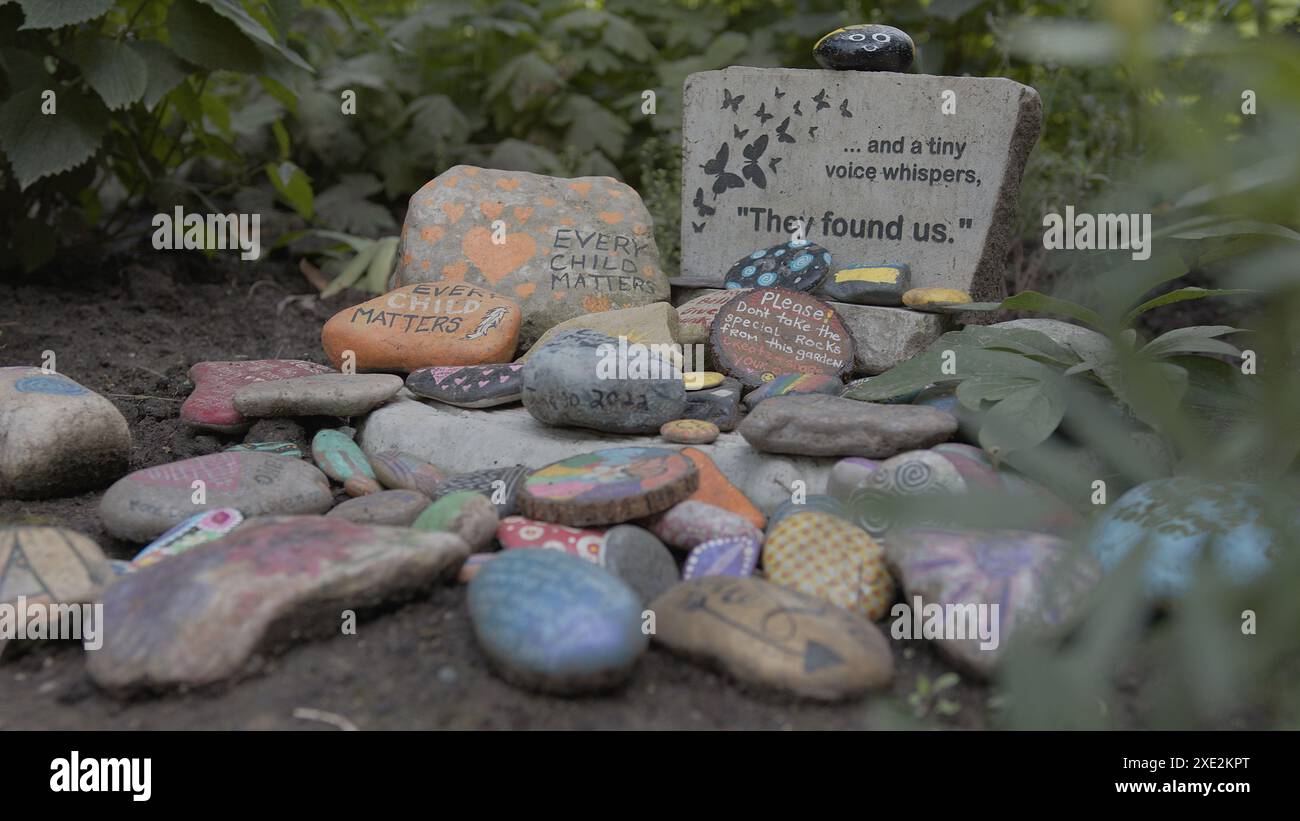 Messages for others hi-res stock photography and images - Alamy