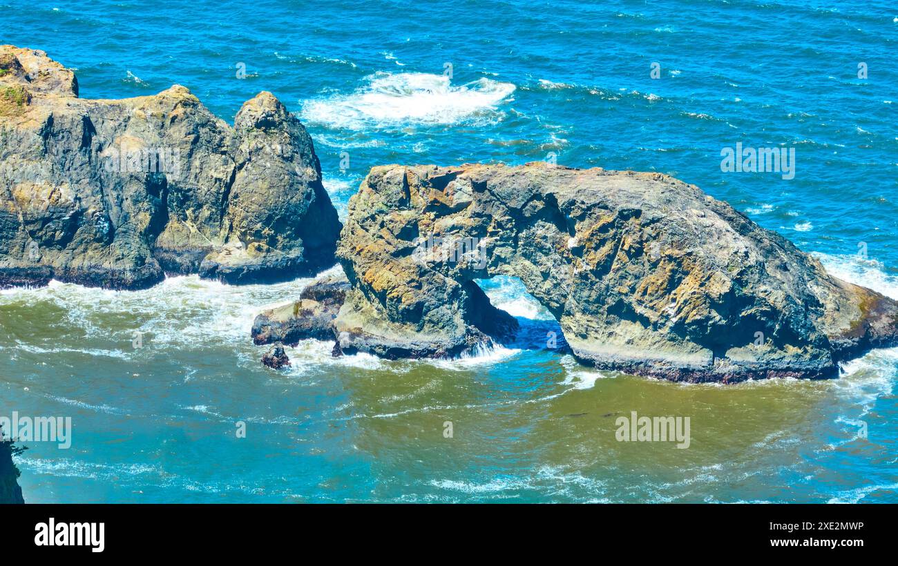 Dynamic power ocean waves churning hi-res stock photography and images ...