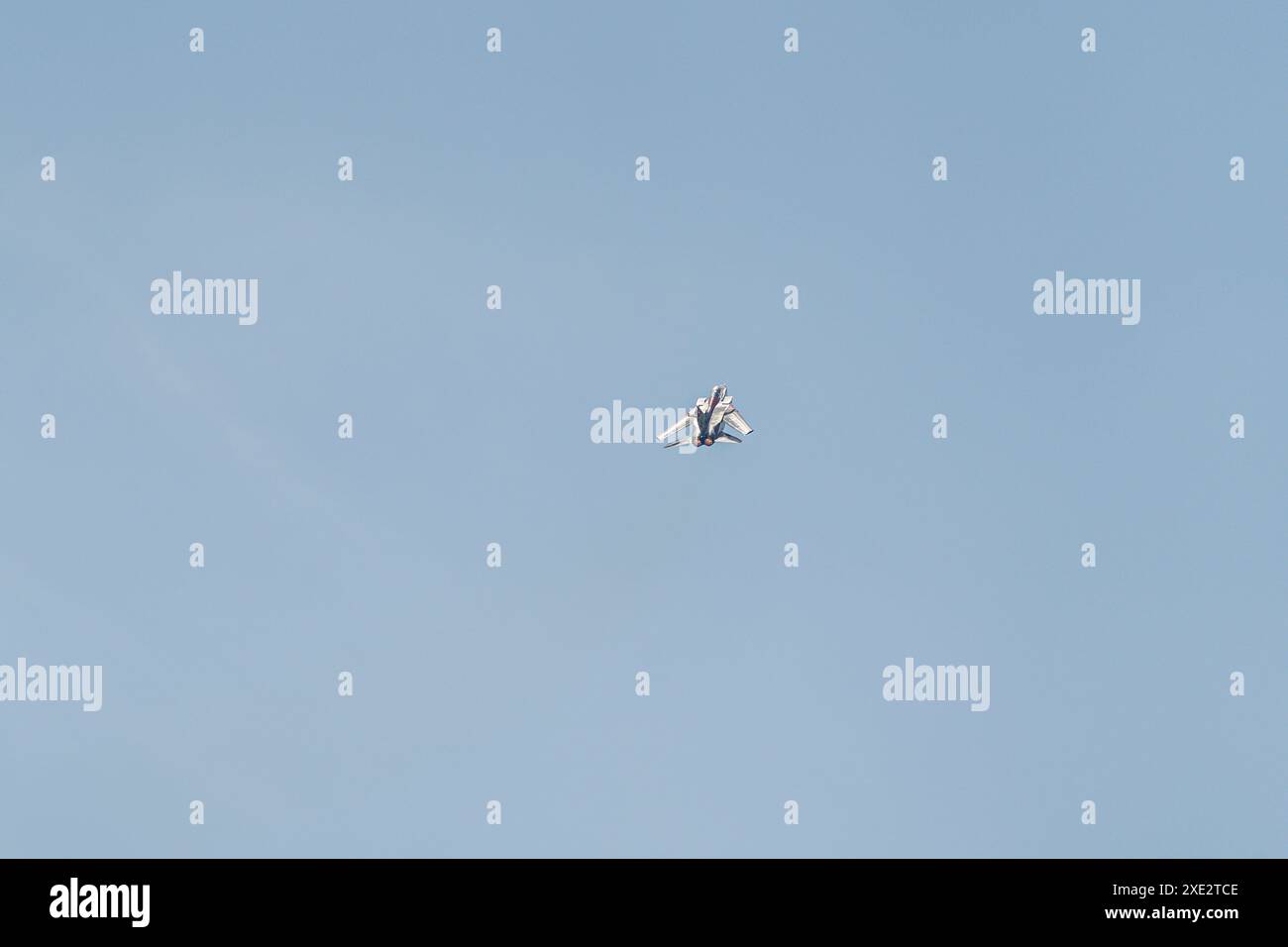 Military combat jet aircraft takeoff hi-res stock photography and ...