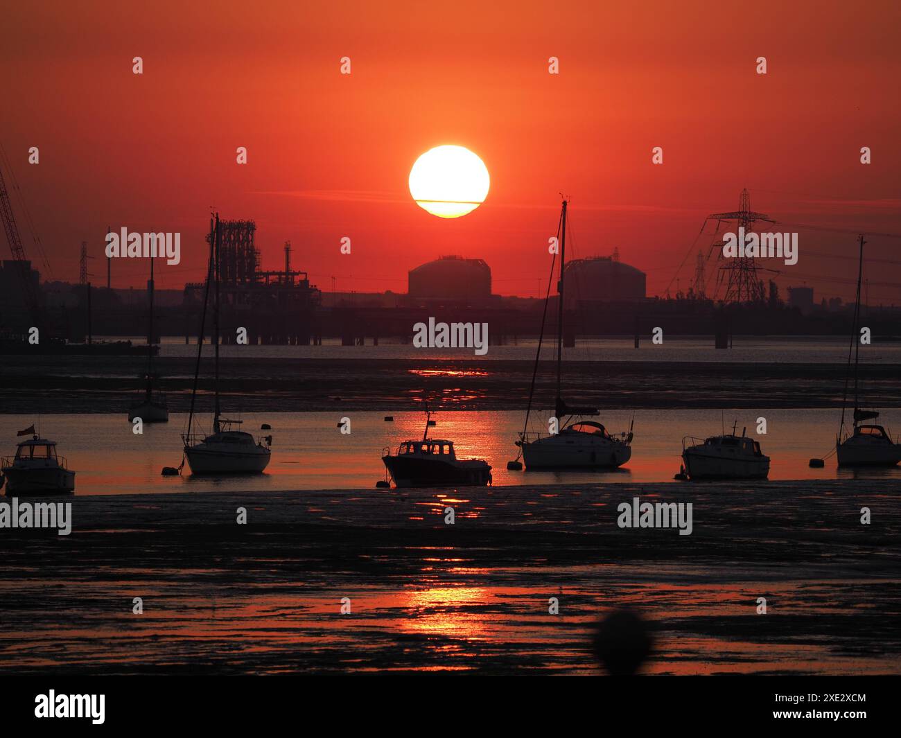Queenborough, Kent, UK. 25th June, 2024. UK Weather: stunning sunset in ...