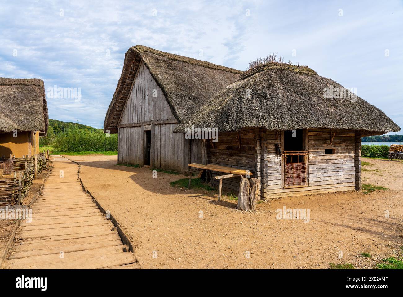 Viking houses hi-res stock photography and images - Alamy