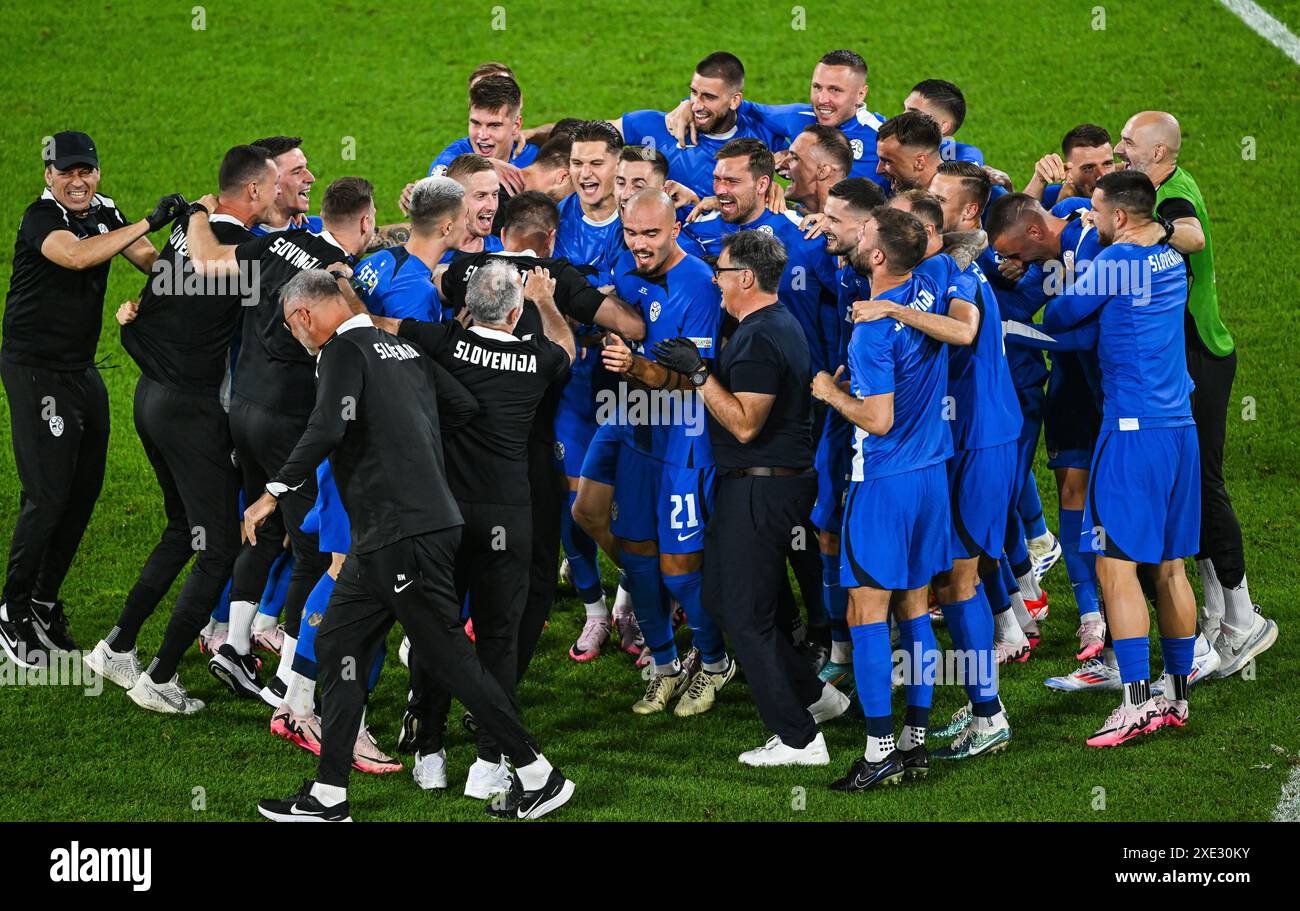 Cologne, Germany. June 25, 2024.Slovenia players celebrate the draw ...