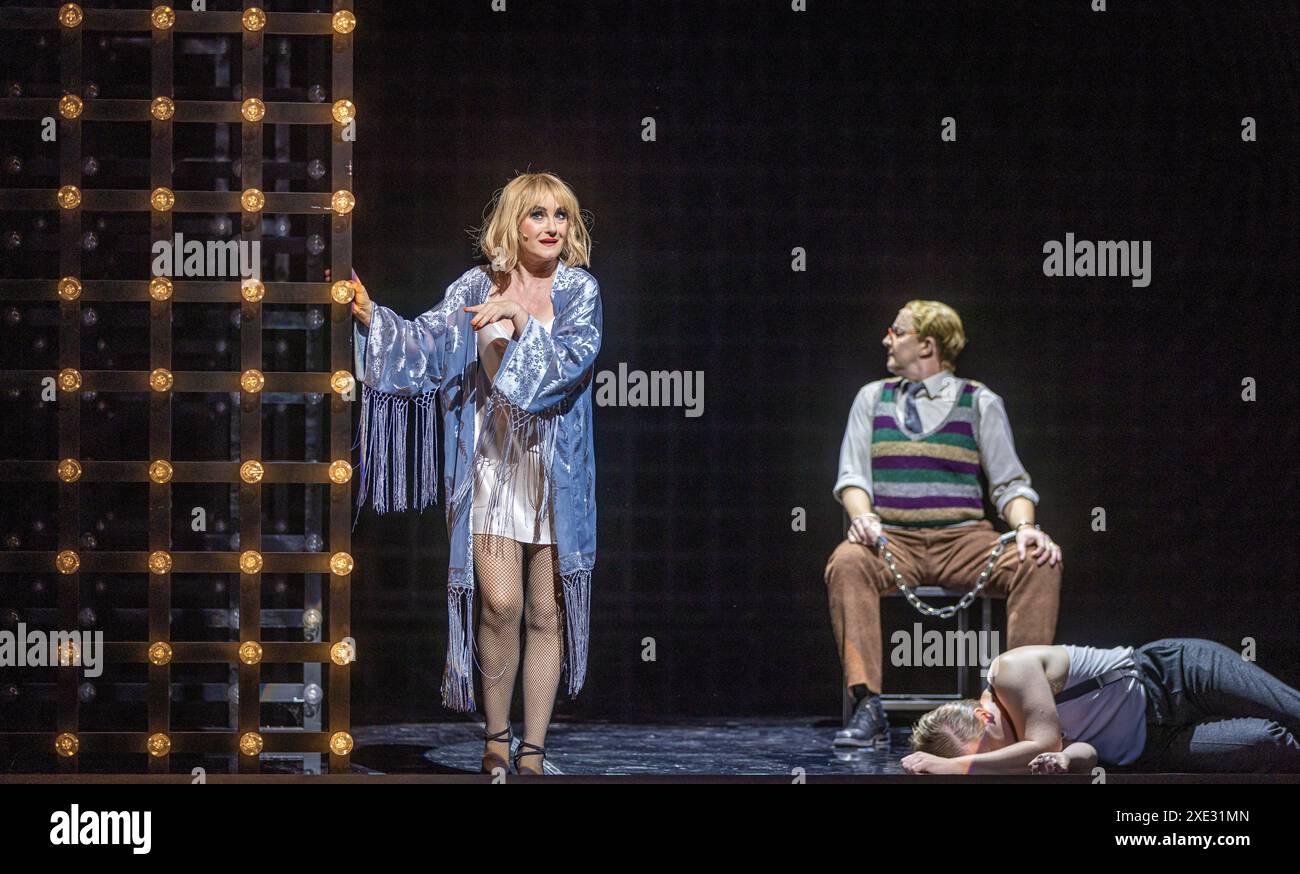 "Chicago" ist ein Musical mit der Musik von John Kander und den ...