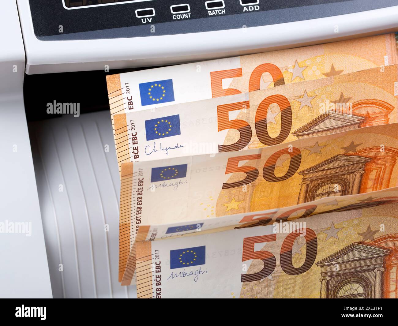 Machine calculator count counting hi-res stock photography and images ...