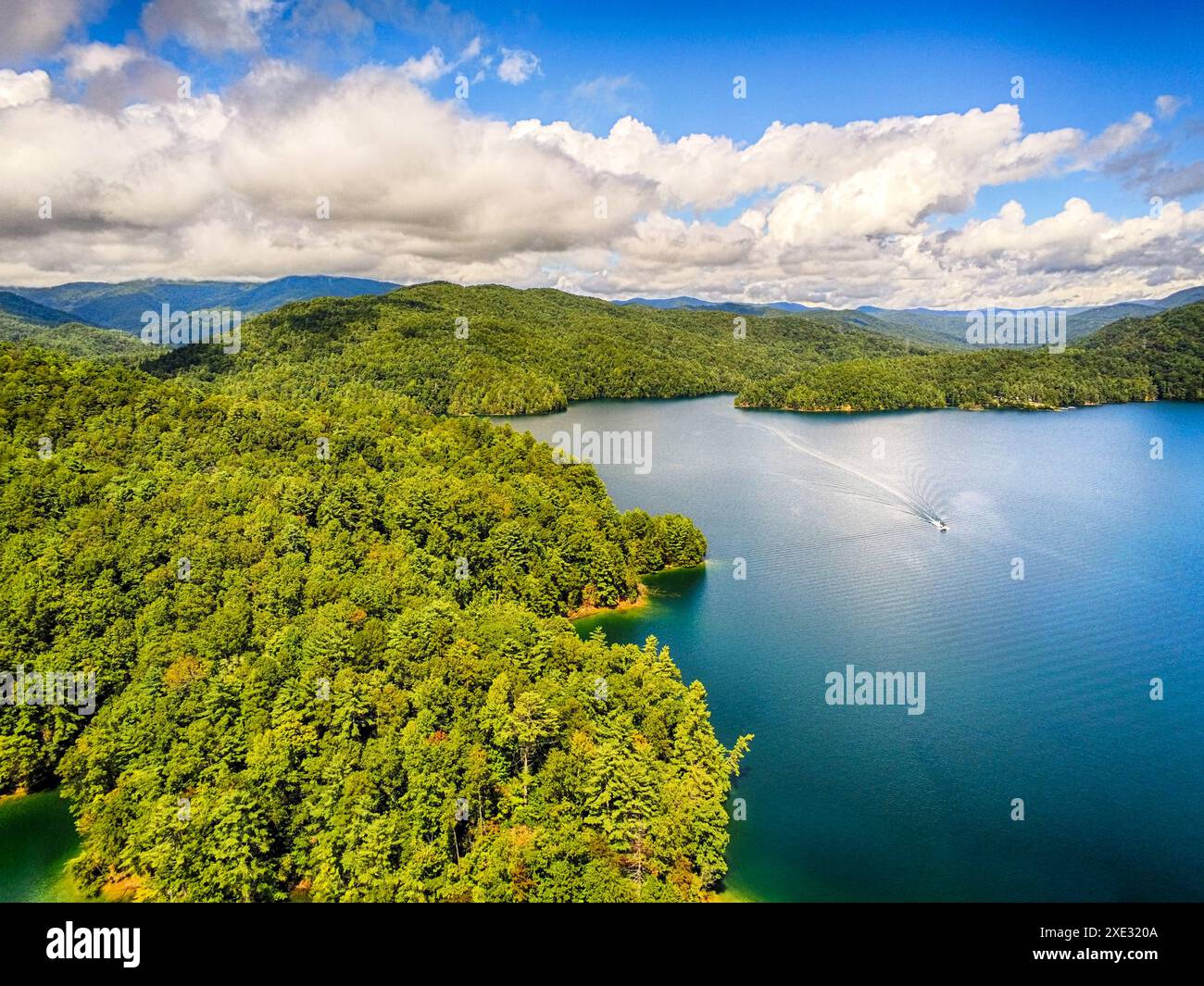 Blue ridge mountain vista aerial hi-res stock photography and images ...