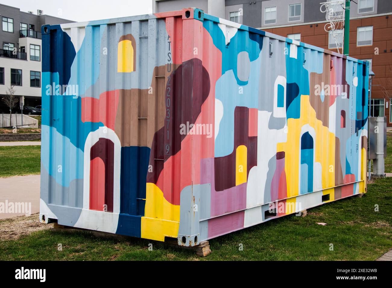 Shipping container graffiti hi-res stock photography and images - Alamy