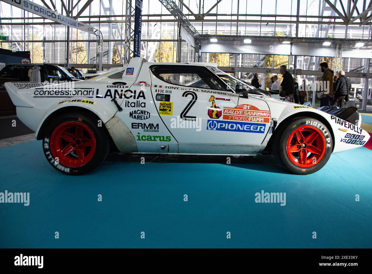 Luxury car history hi-res stock photography and images - Alamy