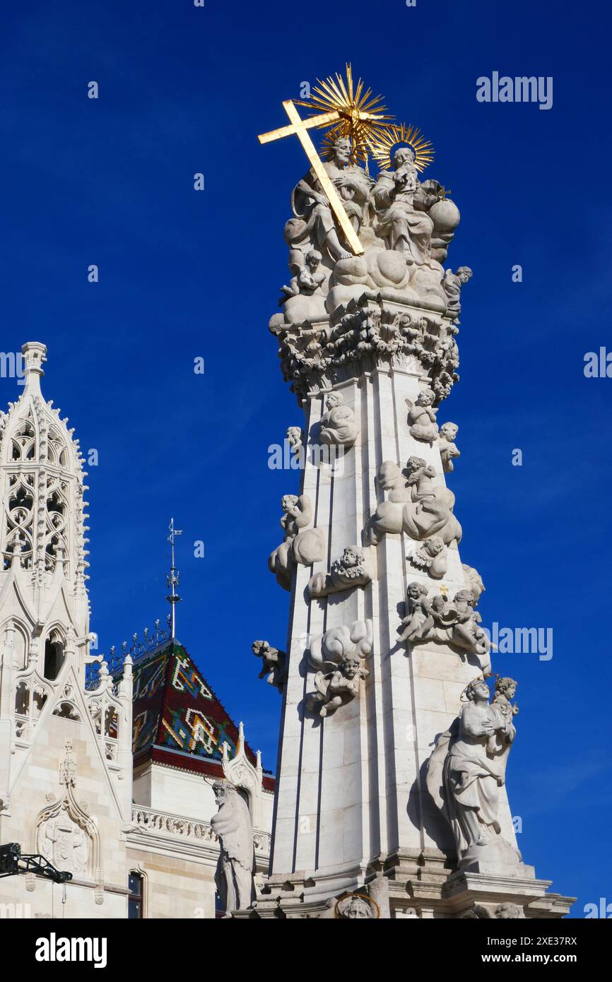 Halo gilded trinity hi-res stock photography and images - Alamy