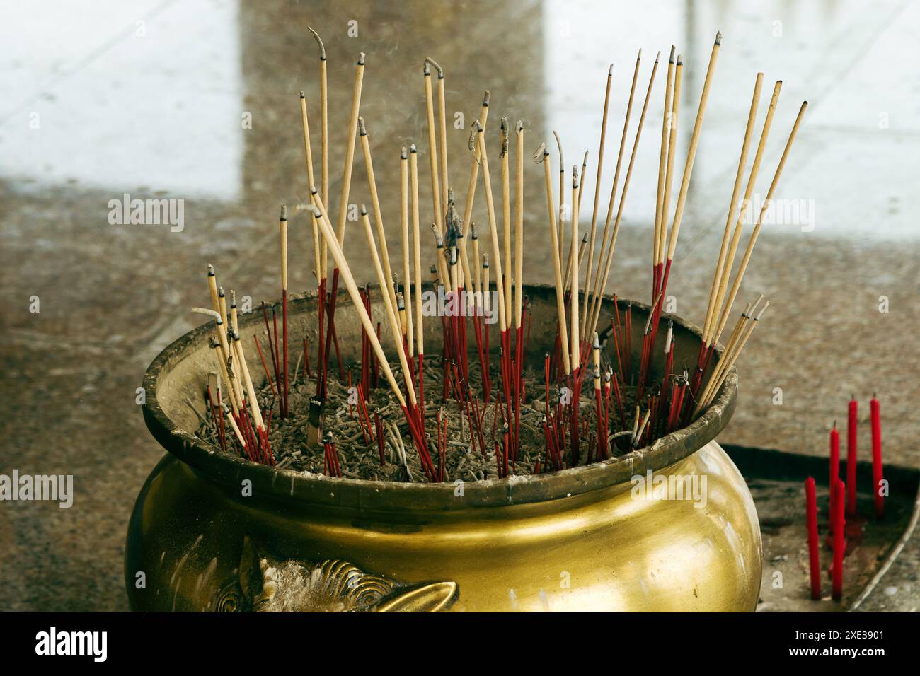 Smoldering hi-res stock photography and images - Alamy