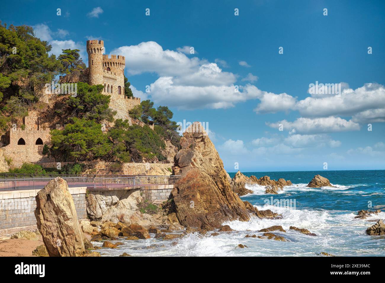 Lloret de Mar Castell Plaja an Strand Sa Caleta in der Costa Brava von ...