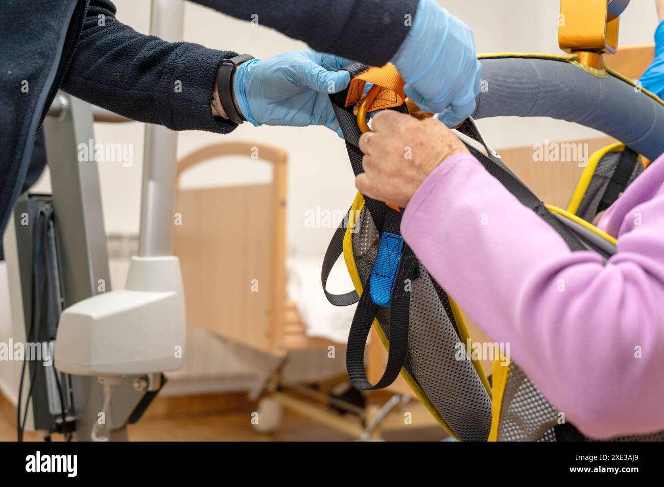 Transfer patient assist hi-res stock photography and images - Alamy