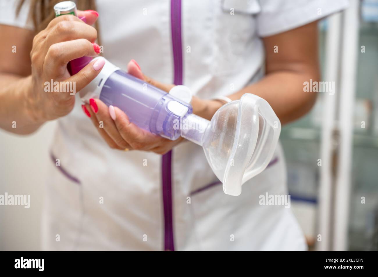 Nebulizer emergency hi-res stock photography and images - Alamy