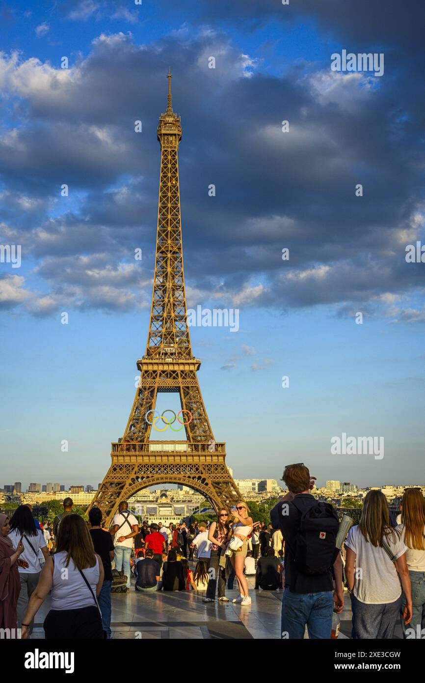 FRANCE. PARIS (75) (7TH DISTRICT). THE 5 OLYMPIC RINGS HAVE BEEN ...