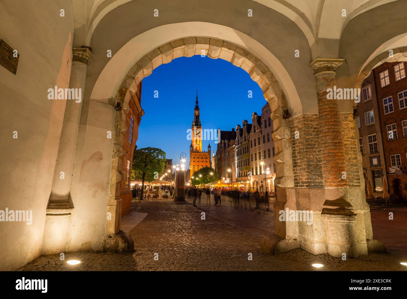 Gothic city gates hi-res stock photography and images - Alamy