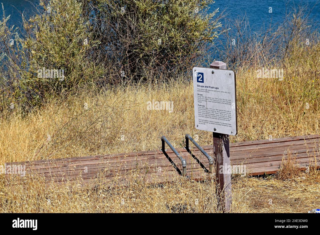 exercise station for sit-ups and push-ups at Quarry Lakes Regional ...
