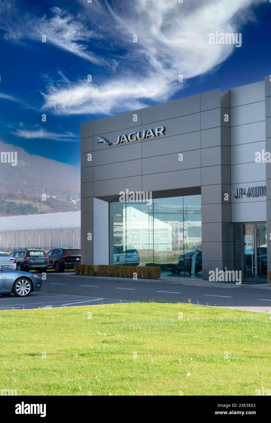 Nitra, Slovakia - November , 13, 2022 : Jaguar, Land Rover showroom ...