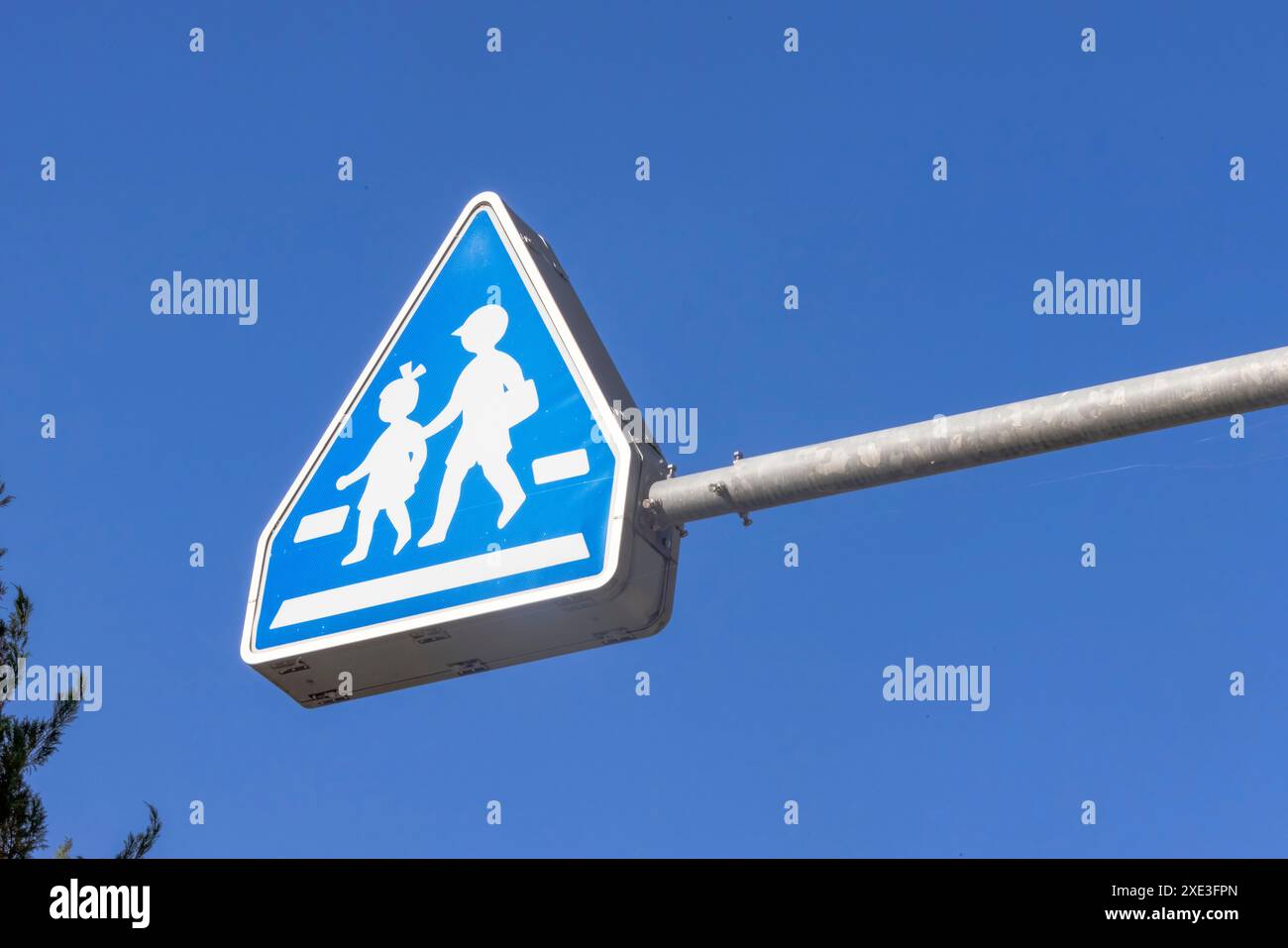 Pedestrian crossing signal hi-res stock photography and images - Alamy