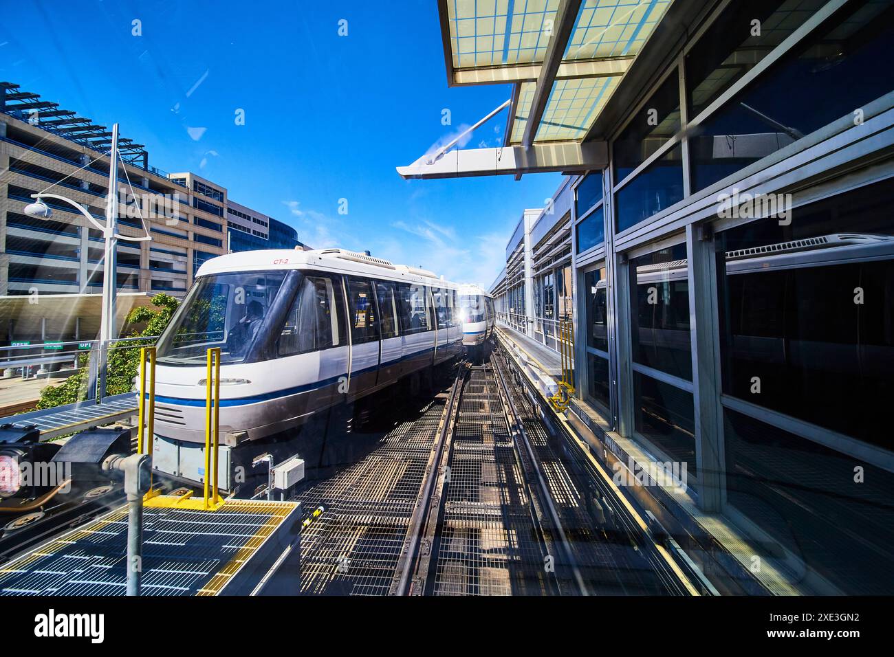 Automated Transit System in Motion at Minneapolis Airport - Eye-Level ...