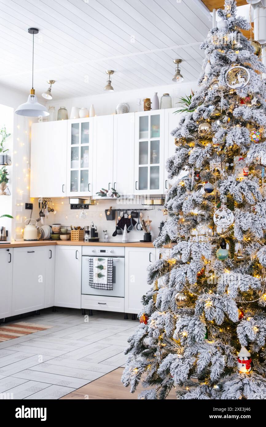 Festive modern architecture hi-res stock photography and images - Alamy
