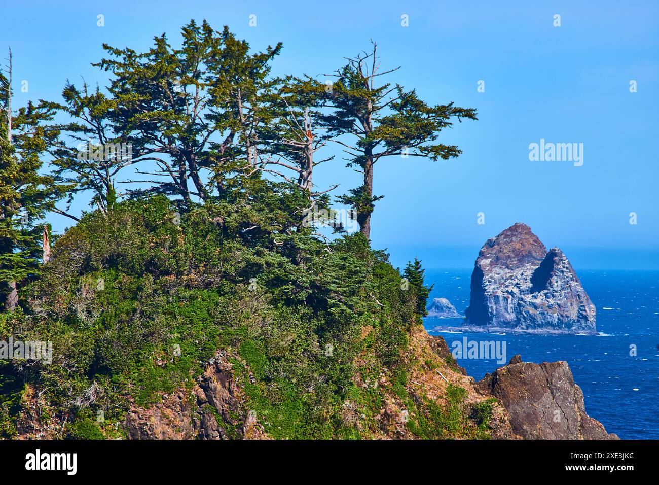 Rock stack overlooking cliff hi-res stock photography and images - Alamy