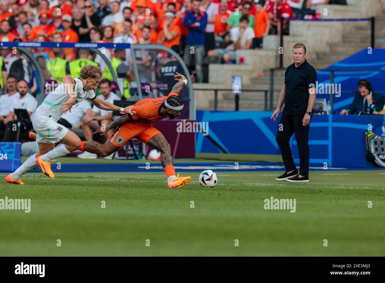 Memphis Depay of Netherlands and Ronald Koeman coach of Netherlands ...