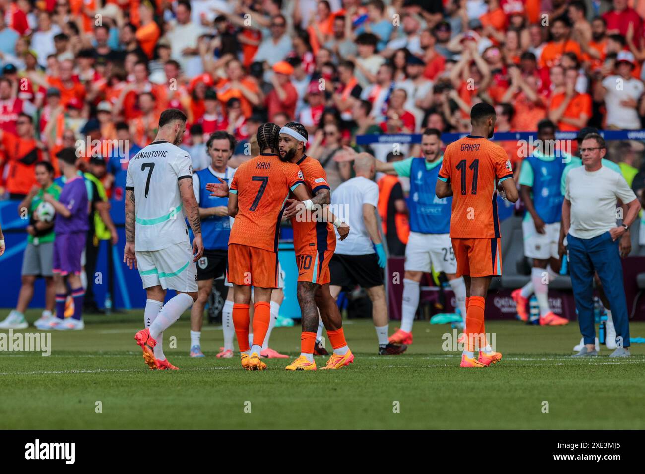 Memphis Depay of Netherlands and Xavi Simons of Netherlands during UEFA ...