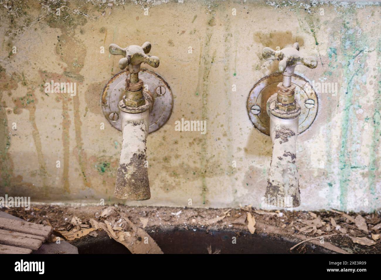 Explore world vintage rusty hi-res stock photography and images - Alamy