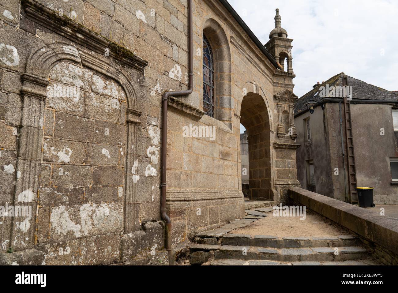 Enclosed parish of Saint-Thegonnec in Brittany Stock Photo - Alamy